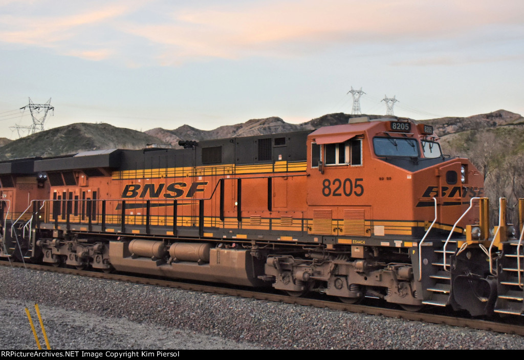 BNSF 8205